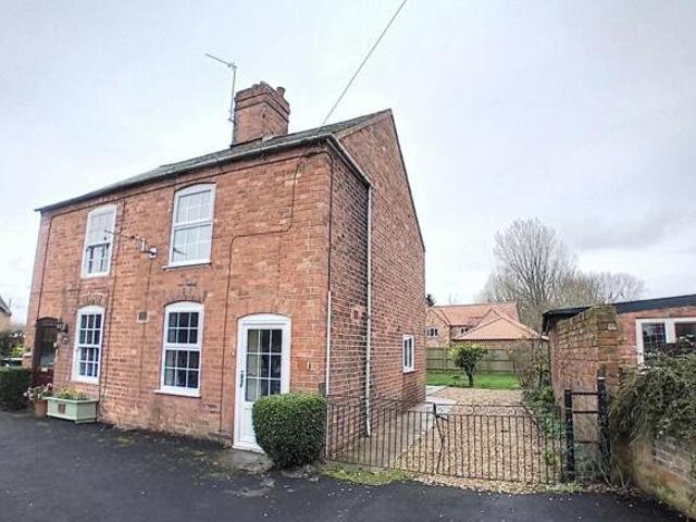 3 Bedroom Semi detached House For Rent In Dorrington