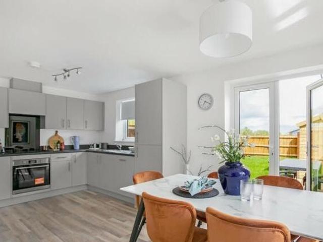 3 Bedroom Semi detached House For Rent In Dothill