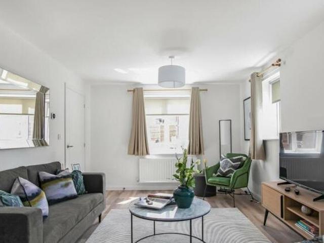 3 Bedroom Semi detached House For Rent In Dothill