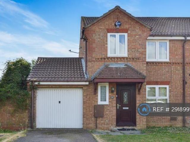 3 bedroom semi detached house for rent in Douglas Place, Oldbrook, Milton Keynes, MK6