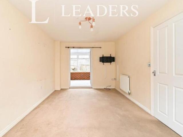 3 bedroom semi detached house for rent in Dr Torrens Way, New Costessey, NR5