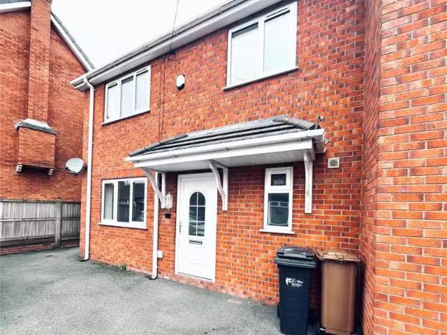 3 bedroom semi detached house for rent in Drury lane, Drury, F.