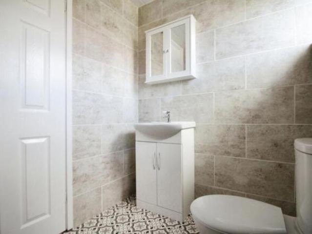 3 bedroom semi detached house for rent in Dulverton Close, Leeds, West Yorkshire, LS11