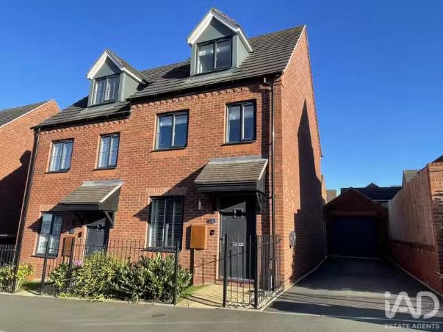 3 bedroom semi detached house for rent in Earls Wood Drive, Co.