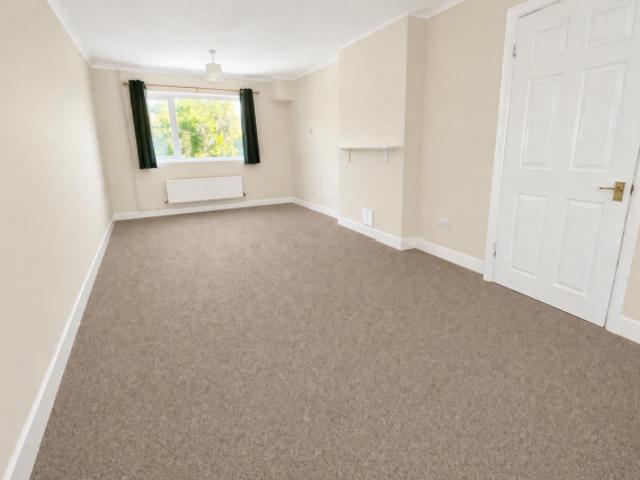 3 bedroom semi detached house for rent in East Hill, Luton, LU3 2EX, LU3