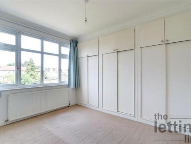 3 bedroom semi detached house for rent in Eastbury Avenue, Enfield, Middlesex, EN1