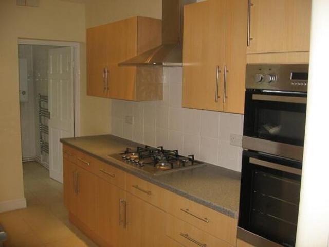 3 bedroom semi detached house for rent in Egmont Road, Surbiton, KT6