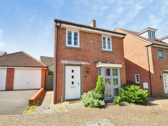 3 bedroom semi detached house for rent in Egerton Drive, Basingstoke, Hampshire, RG24