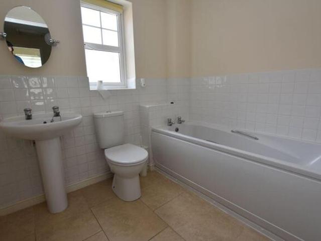 3 bedroom semi detached house for rent in Edmonstone Crescent, Nottingham, NG5
