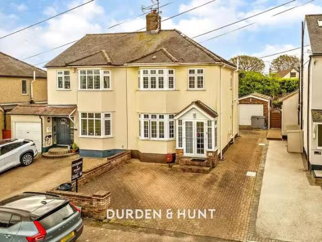 3 bedroom semi detached house for rent in Edwards Way, Hutton.