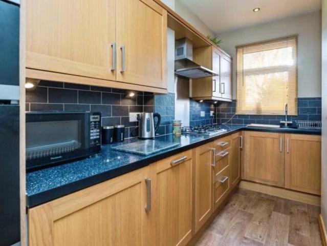3 bedroom semi detached house for rent in Elm Lane, Sheffield, S5