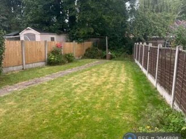 3 bedroom semi detached house for rent in Elmdon Road, Wolverhampton, WV10
