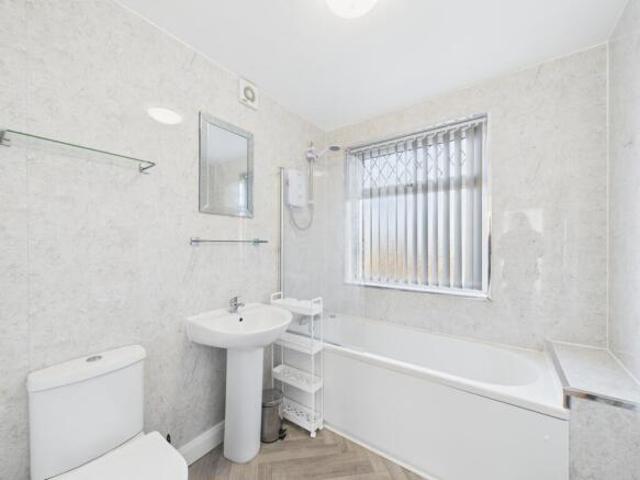 3 bedroom semi detached house for rent in Elms Avenue, Littleover, DE23