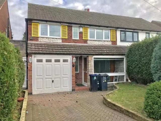 3 bedroom semi detached house for rent in Elford Road, Birming.