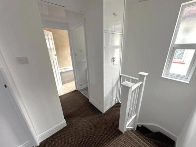 3 bedroom semi detached house for rent in Ellington Road, Hounslow, Greater London, TW3