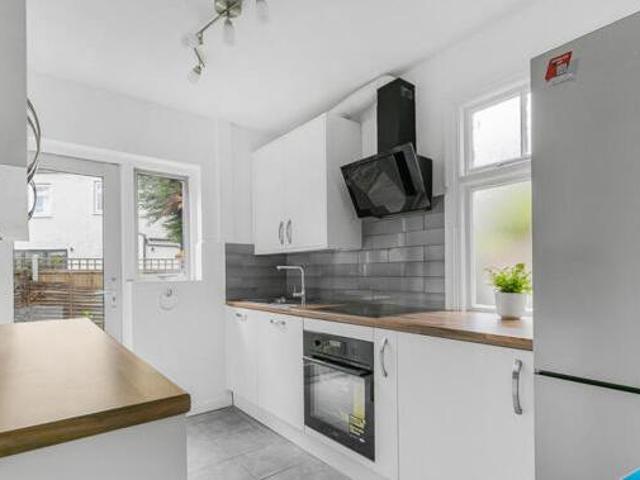 3 Bedroom Semi detached House For Rent In Enfield
