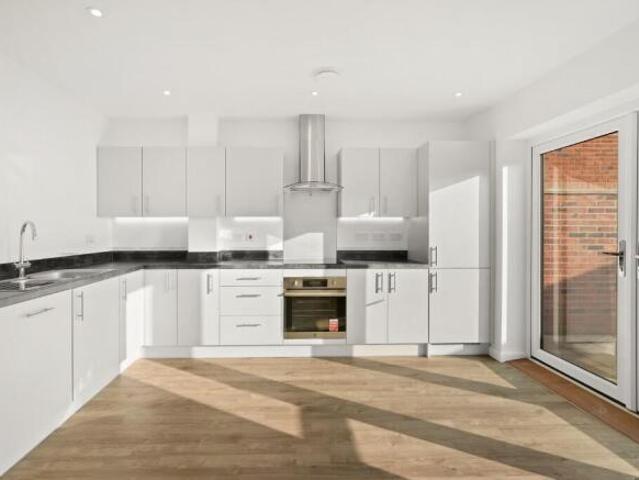 3 bedroom semi detached house for rent in Eredine Crescent, Milton Keynes, Buckinghamshire, MK5
