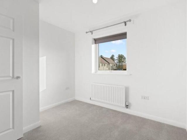 3 bedroom semi detached house for rent in Eredine Crescent, Milton Keynes, Buckinghamshire, MK5