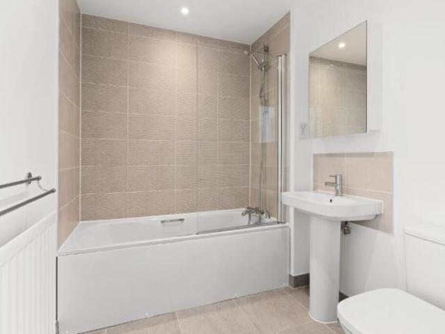 3 bedroom semi detached house for rent in Eredine Crescent, Milton Keynes, Buckinghamshire, MK5