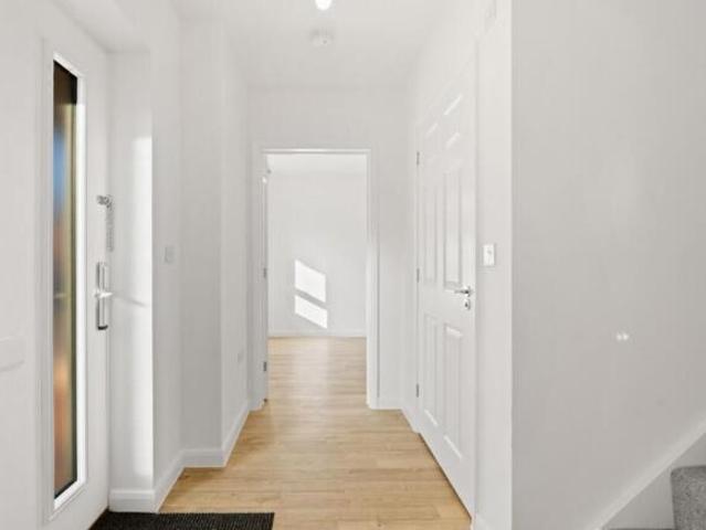 3 bedroom semi detached house for rent in Eredine Crescent, Milton Keynes, Buckinghamshire, MK5