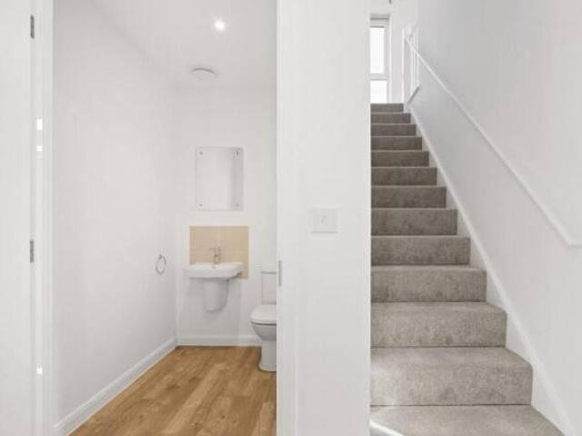 3 bedroom semi detached house for rent in Eredine Crescent, Milton Keynes, Buckinghamshire, MK5