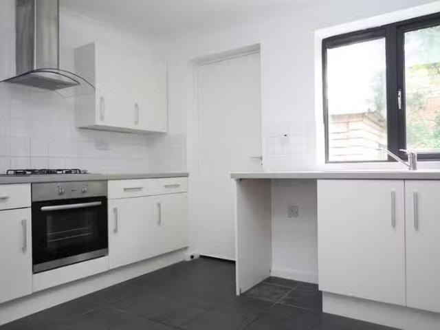 3 bedroom semi detached house for rent in Eriskay Court, Durri.