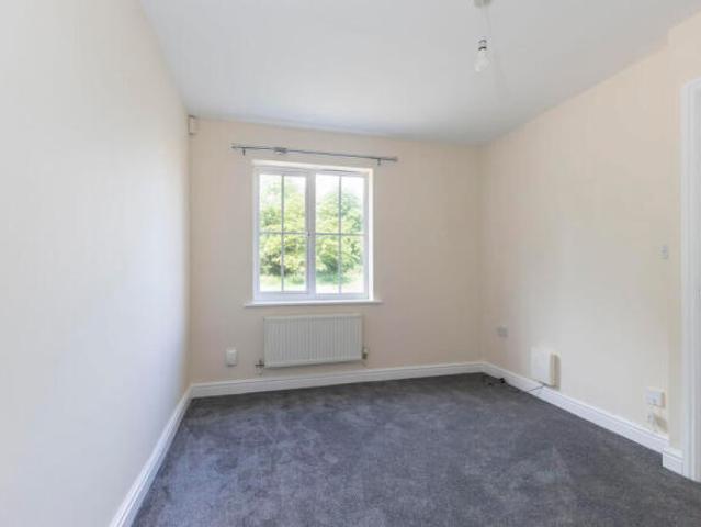 3 bedroom semi detached house for rent in Evergreen Walk, Longlevens GL2 0RD, GL2