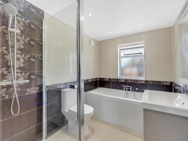 3 bedroom semi detached house for rent in Fairlight Close, Chingford, Waltham Forest, E4