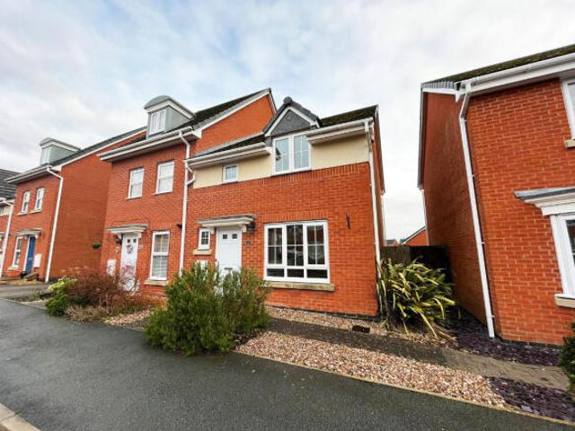 3 bedroom semi detached house for rent in Fairmont Drive, Warrington, Cheshire, WA5