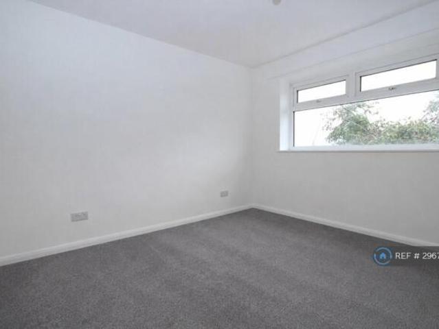 3 bedroom semi detached house for rent in Fallowfield, Chatham, ME5