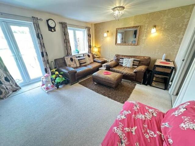 3 bedroom semi detached house for rent in Farley Meadows, Luton, Bedfordshire, LU1 5FS, LU1
