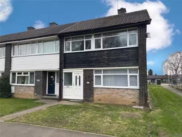 3 bedroom semi detached house for rent in Farnham Road, Newton.