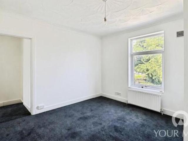 3 bedroom semi detached house for rent in Ferndale Road, Gravesend, Kent, DA12