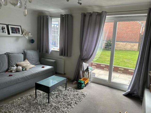 3 bedroom semi detached house for rent in Fieldside Close, Tong, Bradford, BD4