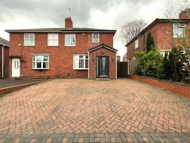 3 bedroom semi detached house for rent in Firth Drive, Halesow.