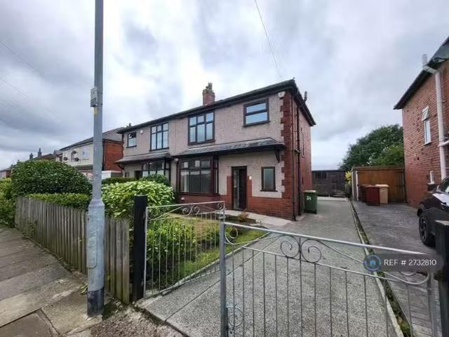 3 bedroom semi detached house for rent in Forton Avenue, Bolto.