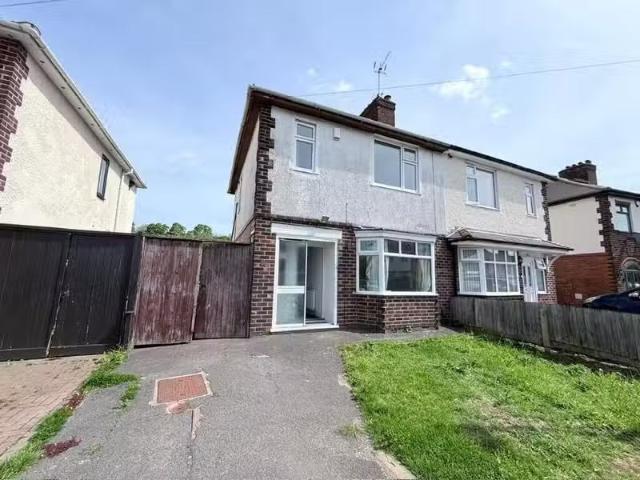 3 bedroom semi detached house for rent in Foremark Avenue, Der.
