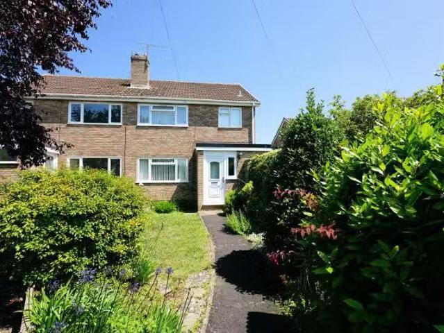 3 bedroom semi detached house for rent in Fosse Close, a quiet.