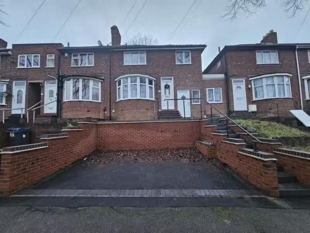 3 bedroom semi detached house for rent in Fowlmere Road, Birmi.