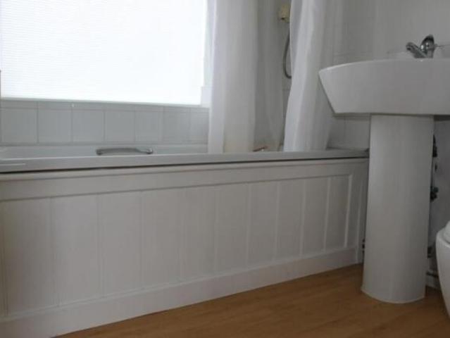 3 bedroom semi detached house for rent in Foxwood Walk, Leeds, West Yorkshire, LS8