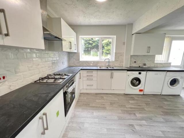 3 bedroom semi detached house for rent in Fletchamstead Highway, Coventry, Cv4 7ar, CV4