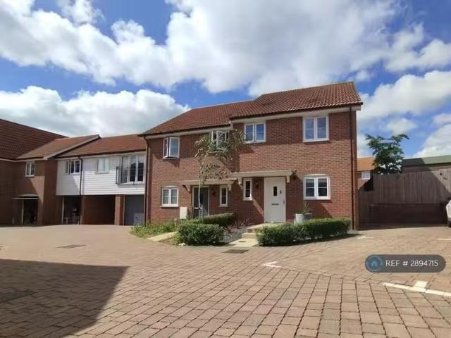 3 bedroom semi detached house for rent in Fray Close, Bishop's.