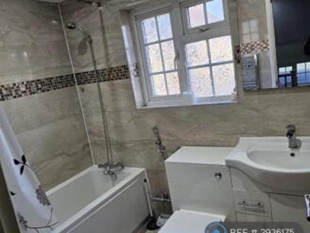 3 bedroom semi detached house for rent in Francis Way, Slough, SL1