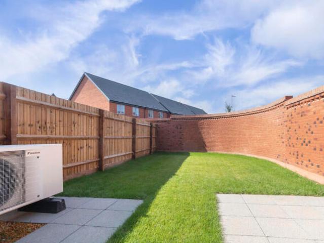 3 bedroom semi detached house for rent in Furlong Close, Cheltenham GL51 9FX, GL51