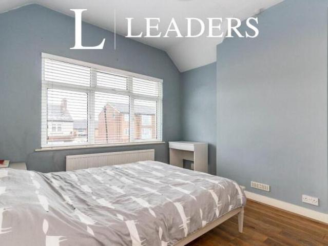3 bedroom semi detached house for rent in Gander Green Lane, SM1