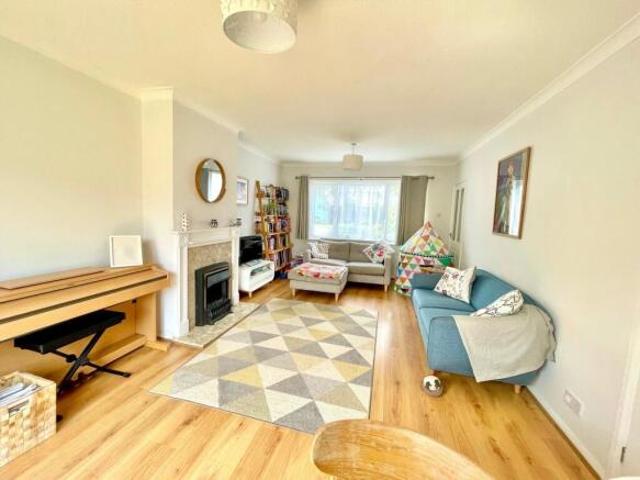 3 bedroom semi detached house for rent in Gabalfa Avenue, Cardiff, CF14