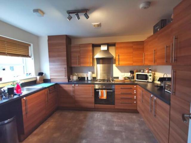 3 bedroom semi detached house for rent in Gabriel Close, Gorton, M12