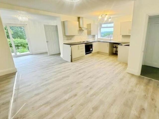 3 bedroom semi detached house for rent in Gainsford Road, SO19