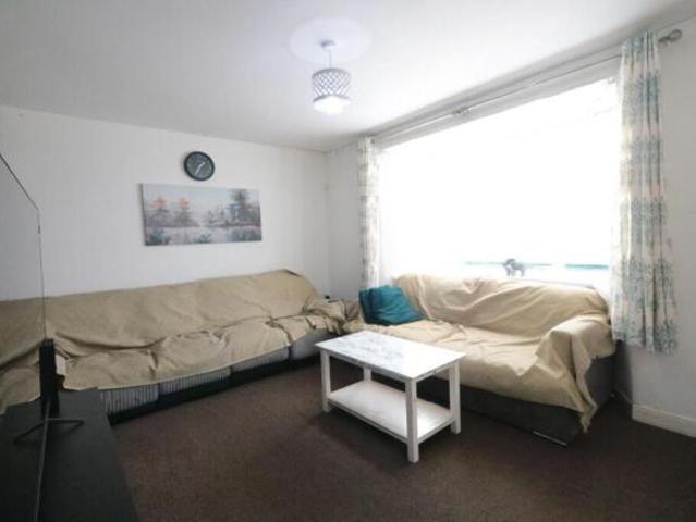 3 bedroom semi detached house for rent in Garth Road, Wythenshawe, Manchester, M22