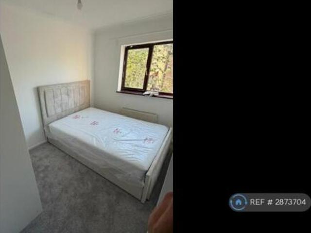 3 bedroom semi detached house for rent in Goodwood, Milton Keynes, MK8